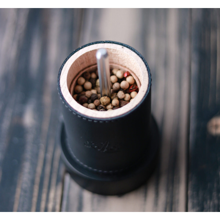 Aubrac cow horn pepper mill | Forge de Laguiole